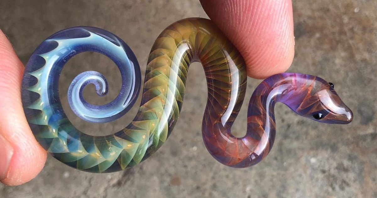Artist Casts Small Multicolored Snake Figurines From Glass
