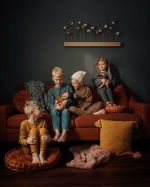 Mom of 5 Captures Everyday Enchantment in Family Photos