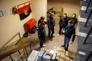 40 Powerful Photos of Daily Life During the Ukraine Conflict.