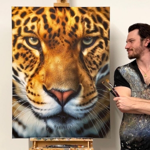 Big Cats Come Alive in Hyperrealistic Acrylic Paintings