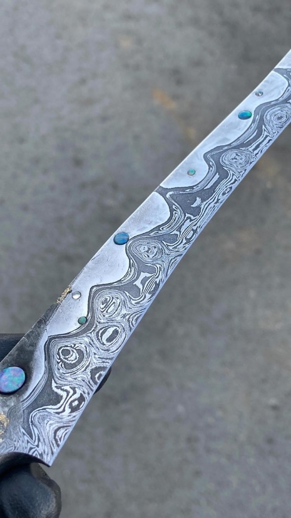 Teen Forges Knife From 4.5-Billion-Year-Old Meteorite | My Modern Met