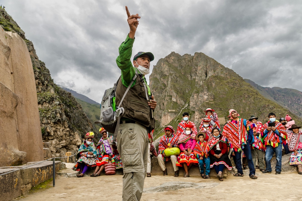 Photographer Documents the Magical Moments When Indigenous Peruvians ...