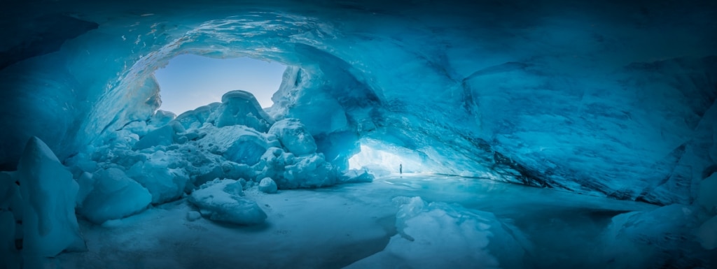 Photographer Treks To Hidden Ice Caves Within the Canadian Rocky ...