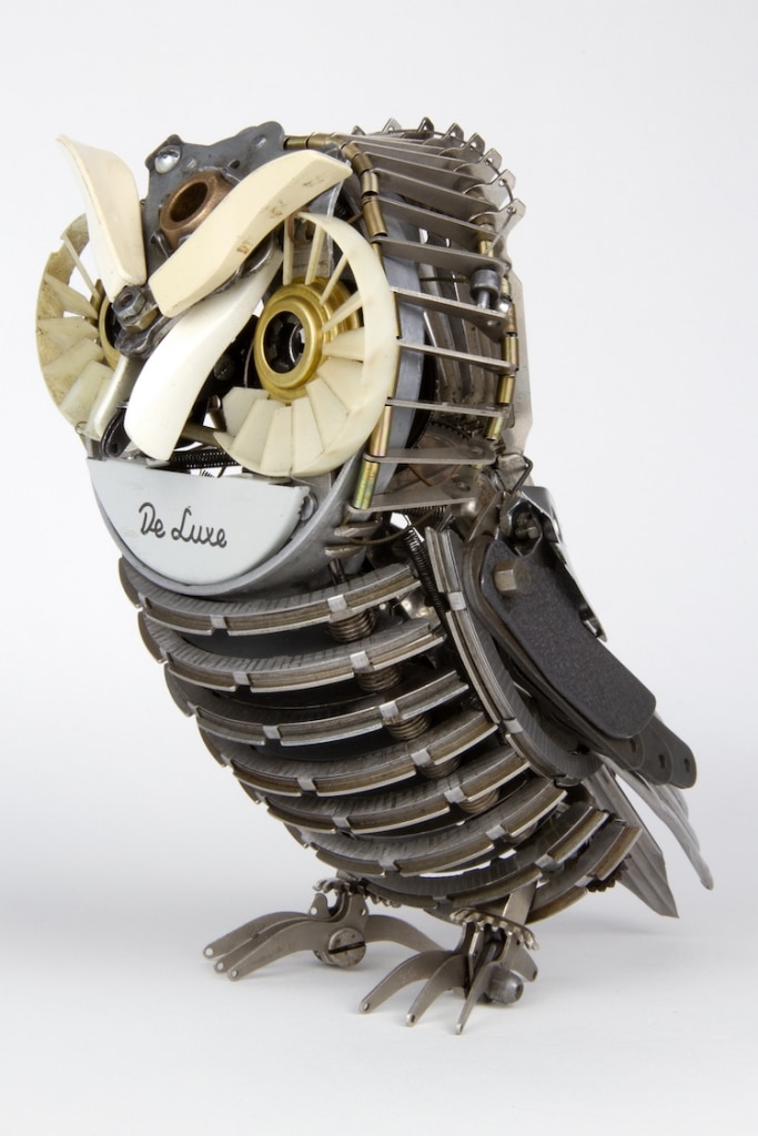 Vintage Typewriters Are Taken Apart and Reassembled Into Movable Bird ...