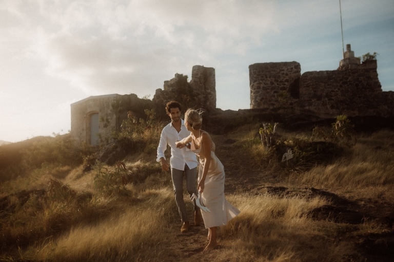 Photographer Gets Great Couple Shots By Telling Them to Act Drunk