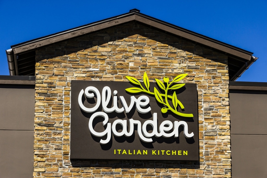 This Creative Engagement Photo Idea Happened at Olive Garden