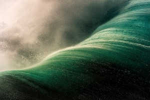 Incredible Photos Show the Beauty and Power of Waves