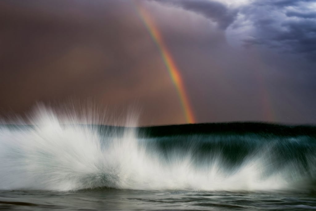 Incredible Photos Show the Beauty and Power of Waves