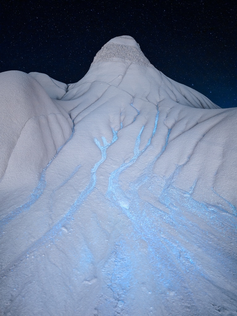 Photographer Uses UV Light To Create Otherworldly Glowing Landscapes on ...