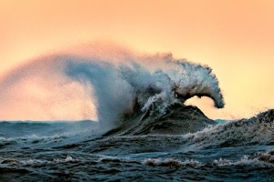 Photographer Braves the Elements to Take Dramatic Wave Photos