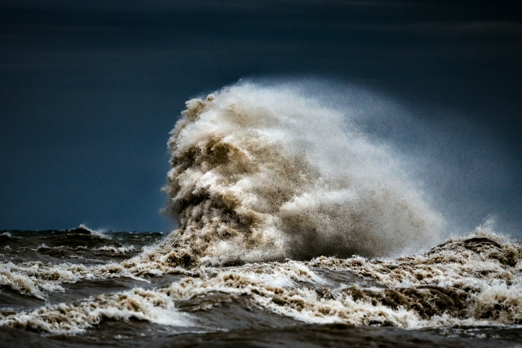 Photographer Braves the Elements to Take Dramatic Wave Photos