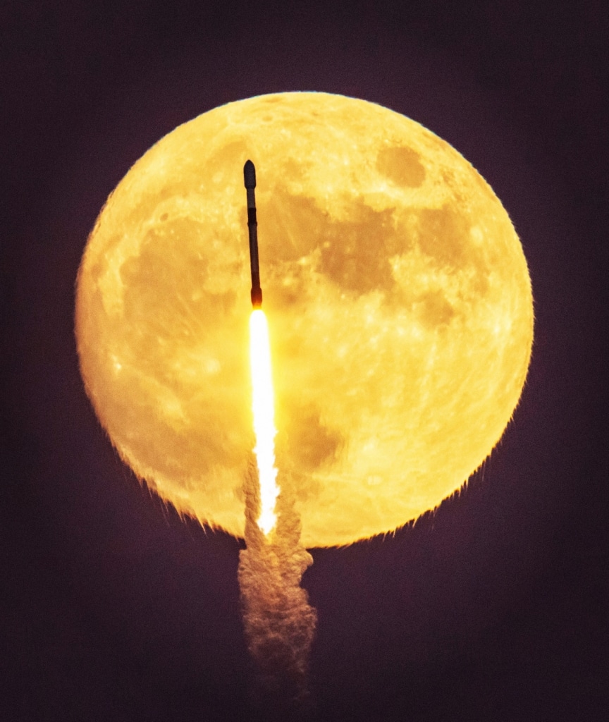 Perfectly Timed Photo of SpaceX Rocket in Front of the Full Moon