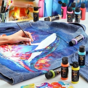 How to Use Fabric Paint to Decorate Your Clothes
