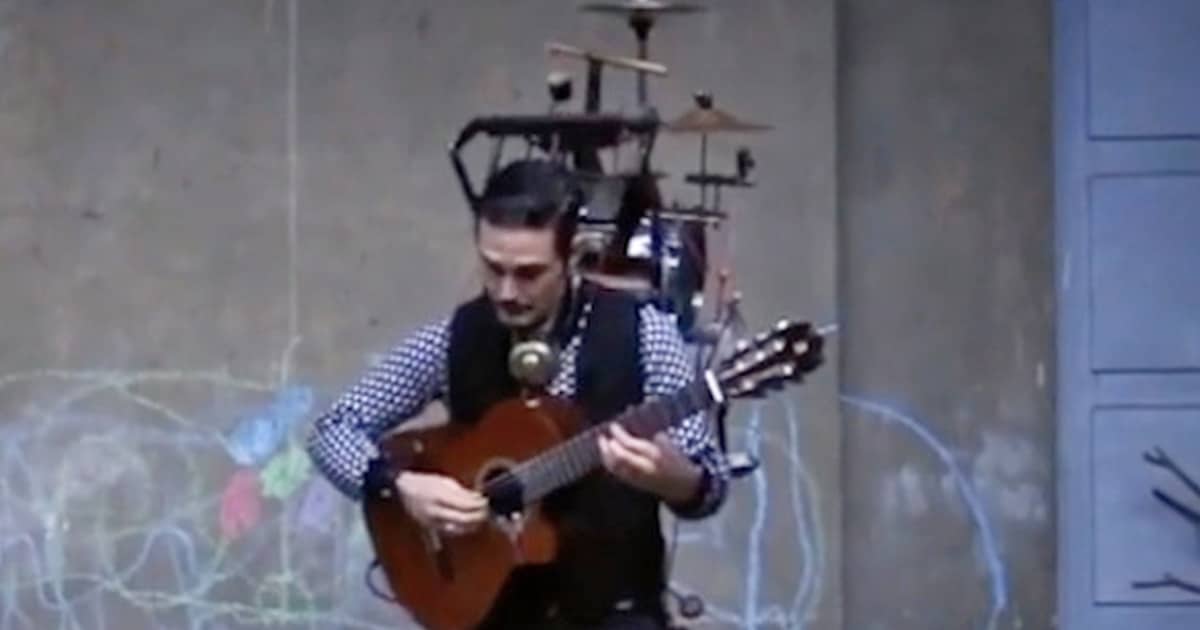 One-Man Band Wows the Internet With His Dynamic Performances