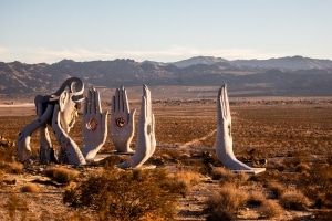 Daniel Popper's Stunning Sculpture in the Mojave Desert