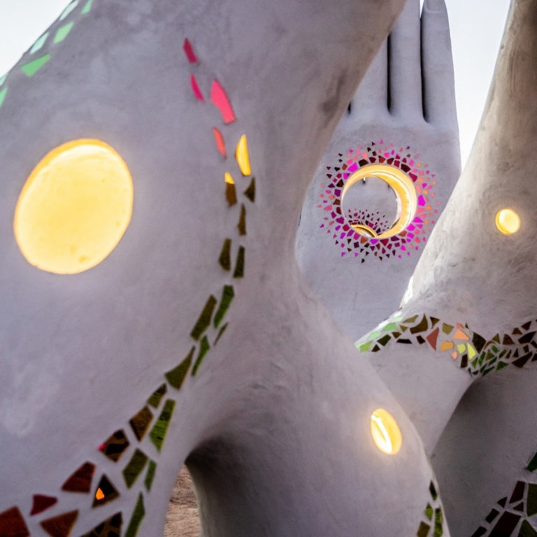 Daniel Popper's Stunning Sculpture in the Mojave Desert