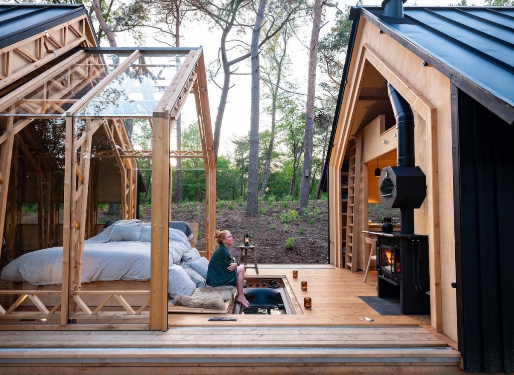 Clever Cabin Slides Up to Bring Your Closer to Nature