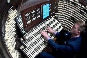 Hear ‘Bohemian Rhapsody on the Largest Pipe Organ in the World