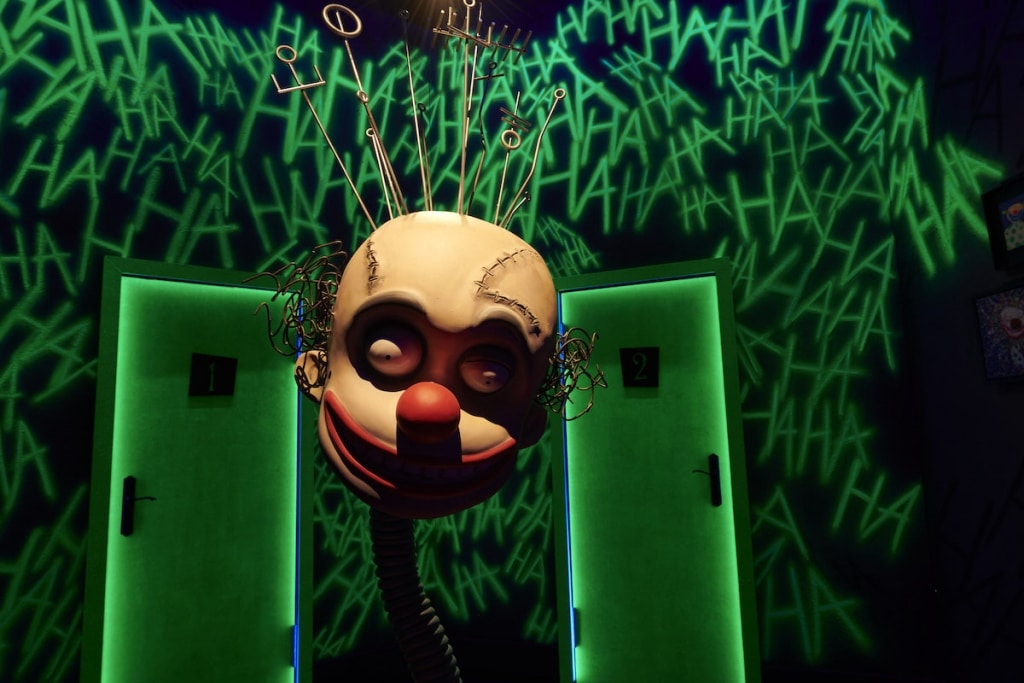 Immersive Tim Burton Exhibition Is a “Labyrinth” Into His Creative ...