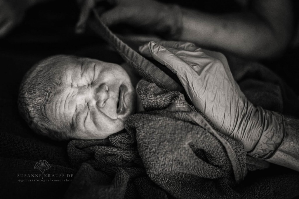 Powerful Winners of Birth Photography Contest Celebrate the Emotions of ...
