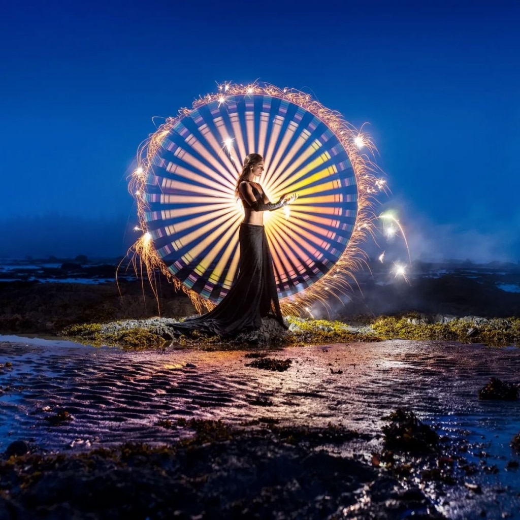 Stunning Light Paintings Spotlight the Radiance of a Contemporary ...