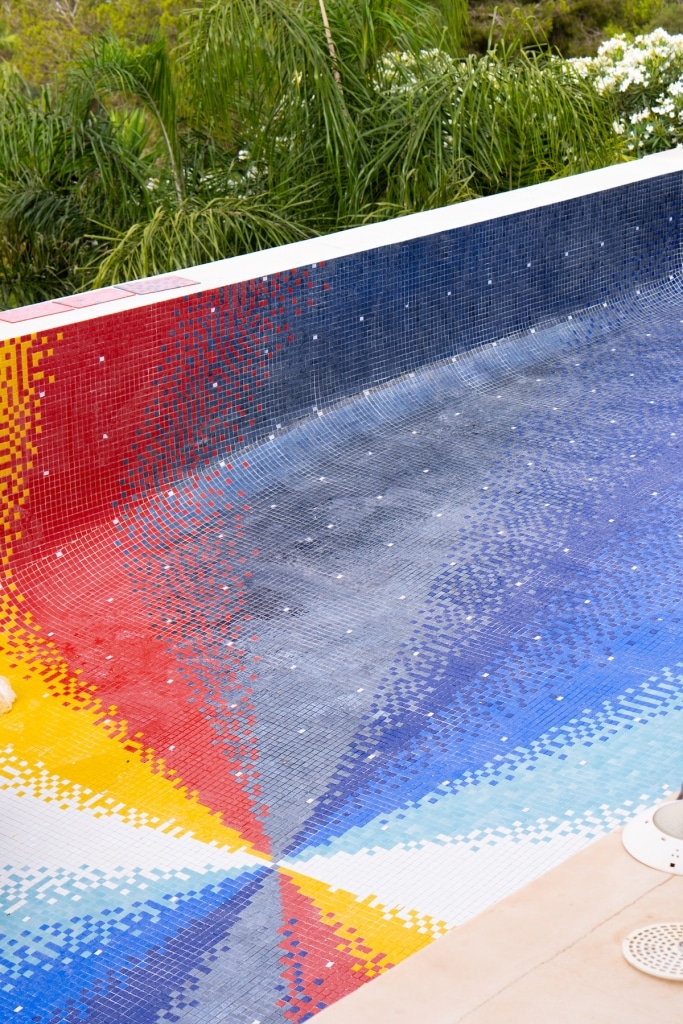 Designer Creates Colorful Swimming Pool With 130,000 Rainbow Glass ...