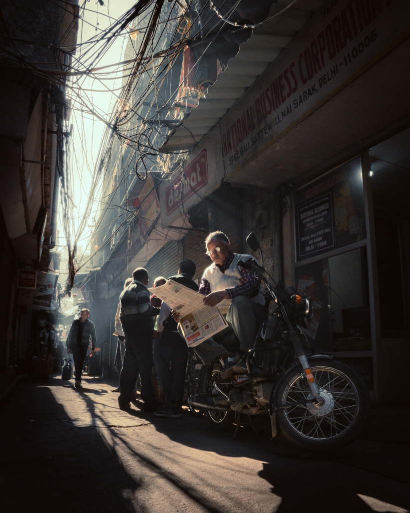 How a Successful Street Photographer Captures Life’s Unseen Moments ...