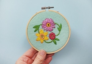 Learn to Stitch Spring Flowers in This Online Embroidery Workshop