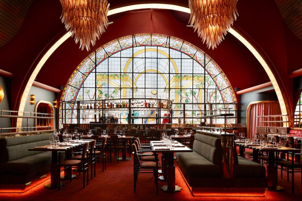 Parisian Restaurant Captures the Glamour of the Roaring 20s