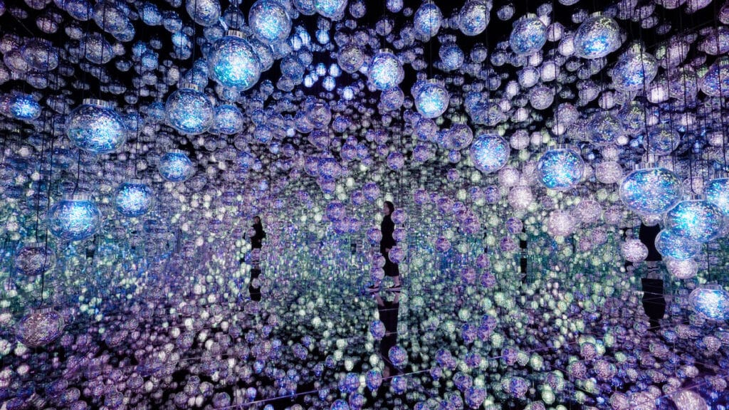 Hundreds of Glowing Spheres Light Up Immersive Installation in Japan ...