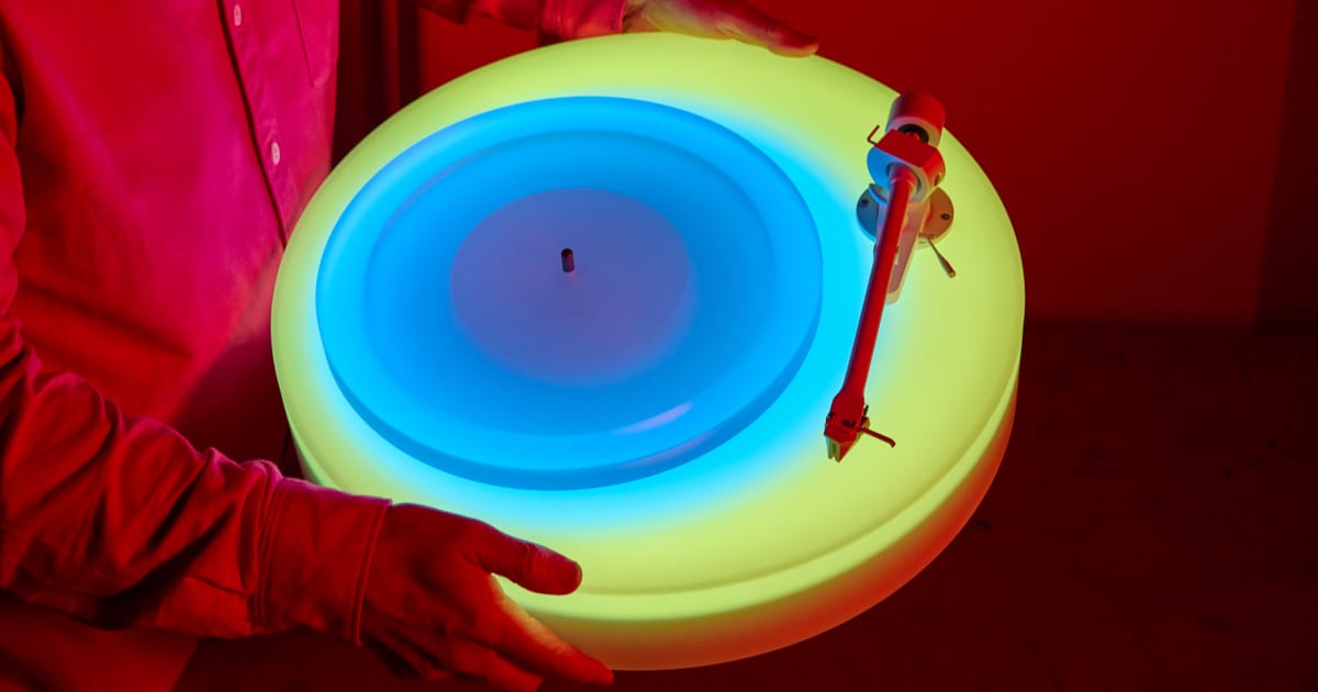 Turntable Designed by Brian Eno Lights up in Different Colors