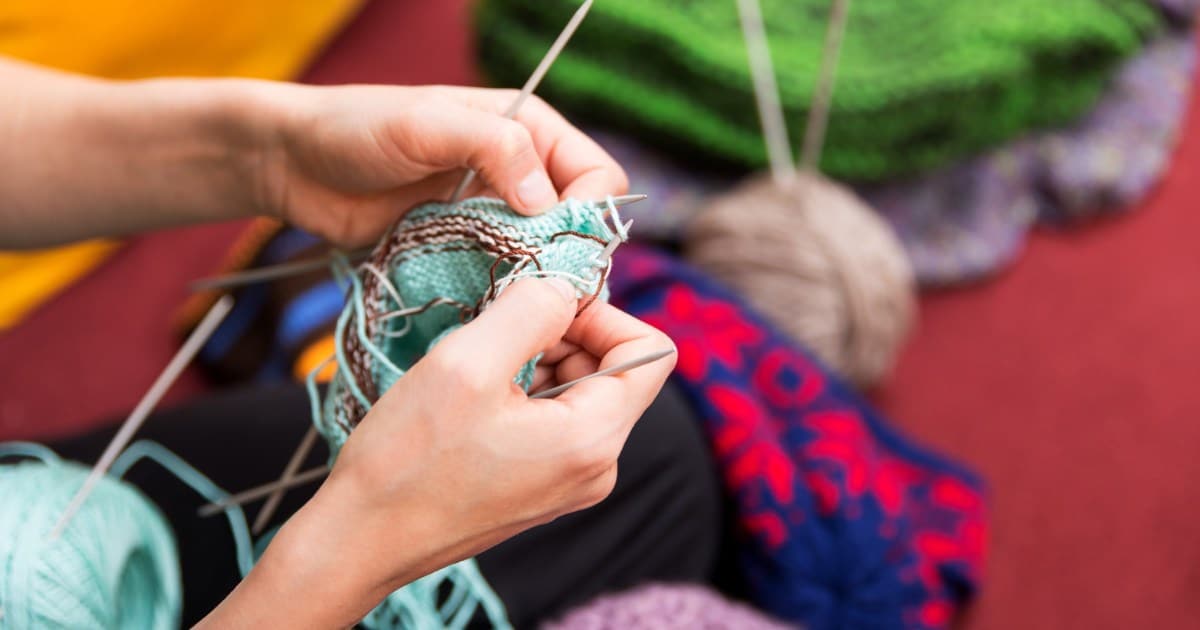 In Fun Video, Subway Knitting Group Grows One Stitch at a Time