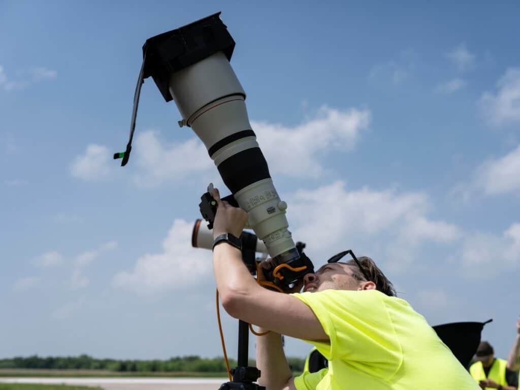 Epic Photos of Twin Planes Flying Through the Solar Eclipse | My Modern Met