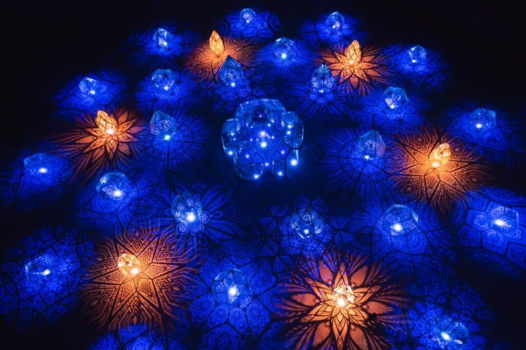 HYBYCOZO’s Largest Ever Geometric Light Installation Opens at Sensorio ...