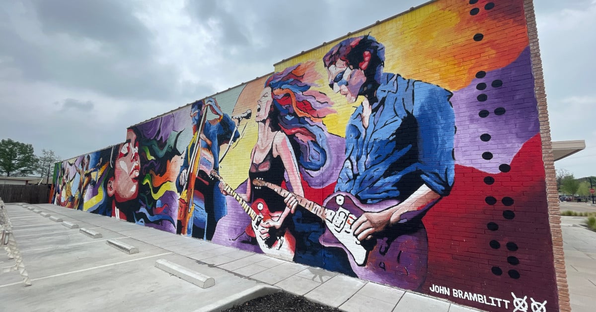 Blind Artist John Bramblitt Creates a Mural About Harmony in Texas