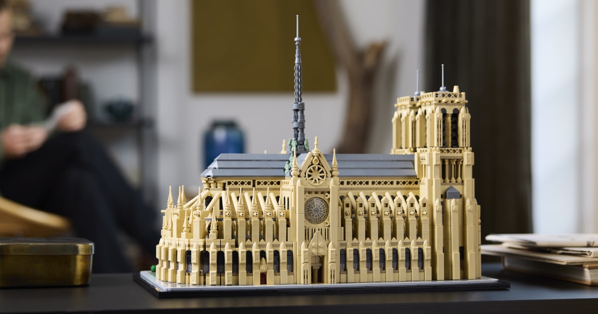 LEGO Honors Notre-Dame de Paris With Their New Set