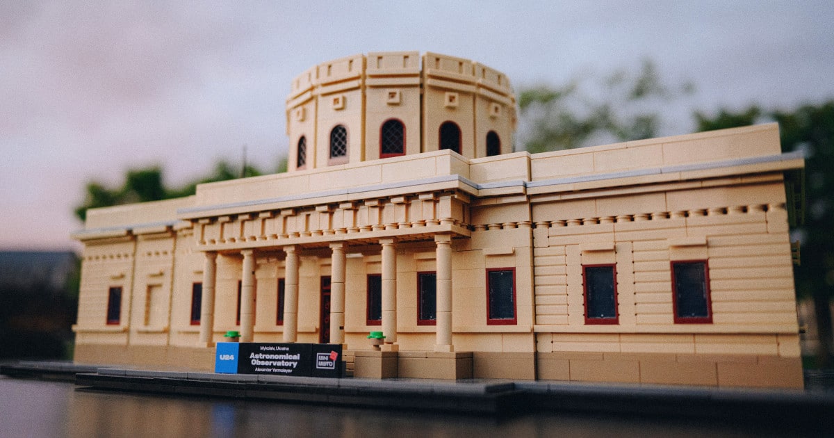 Artists Build Ukraine’s Landmarks With LEGO for a Good Cause