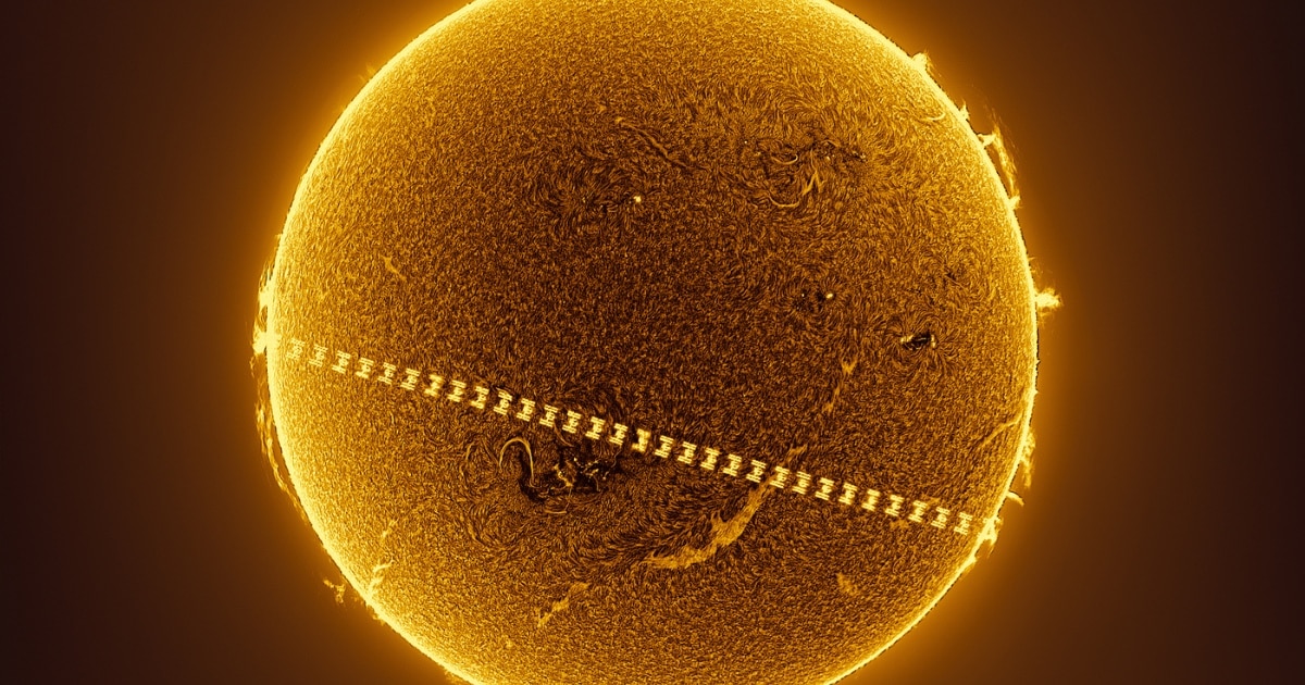 Stunning Detailed Photo of the ISS Crossing the Sun