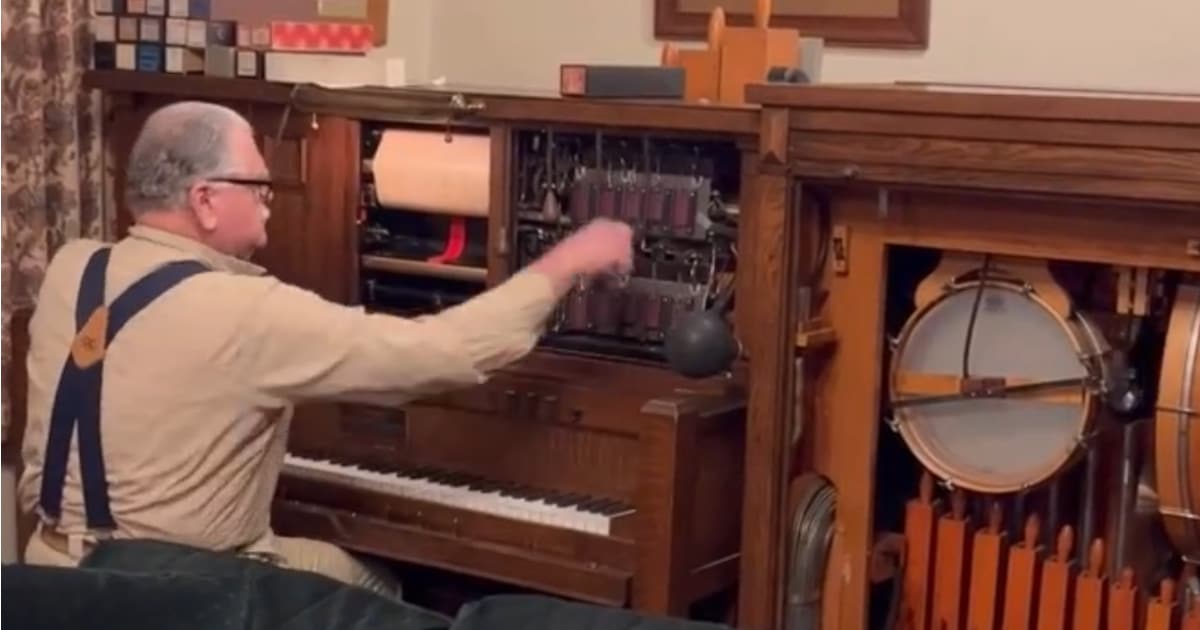 Learn How the Fotoplayer Added Music and Sounds to Silent Films
