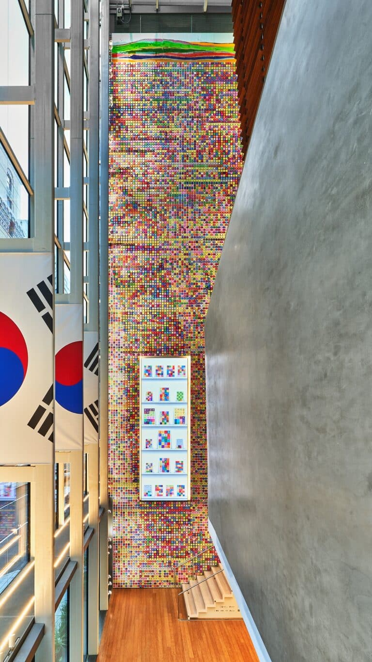 20,000 Hand-Painted Tiles Form World's Largest Hangeul Wall