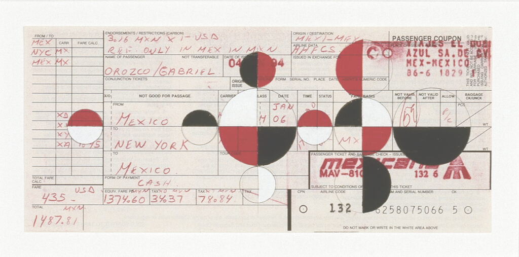 Nueva exposición explora las múltiples facetas de Gabriel Orozco