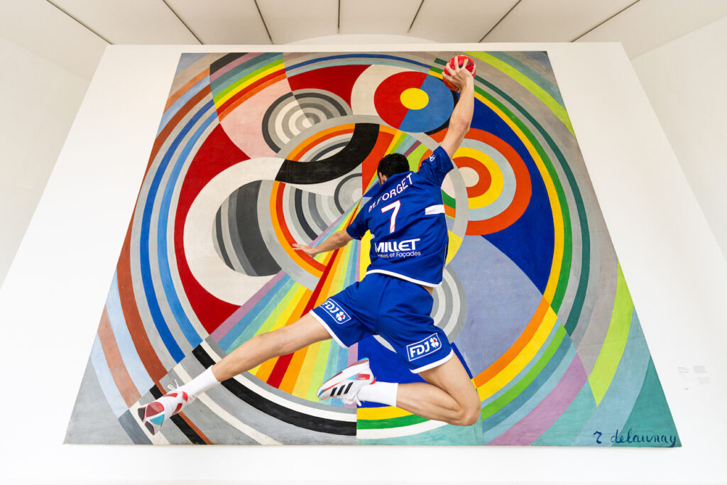 Gravity-Defying Photos Capture the Human Body in Poetic Motion ...