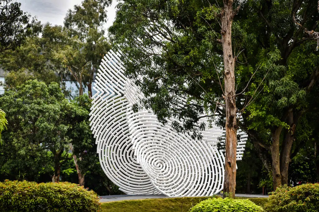 Striking Fingerprint Sculpture Honors India’s Cultural Diversity