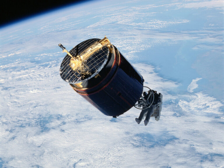 The Story Behind the Untethered Astronaut Spacewalks