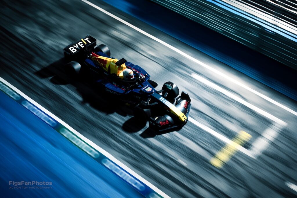 LEGO F1 Racing Cars Come to Life on Photographer’s Handcrafted Track ...