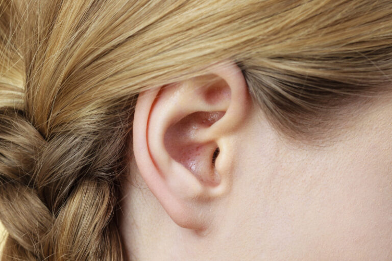Watch a Deaf Girl Hearing Her Friend’s Voice for the First Time