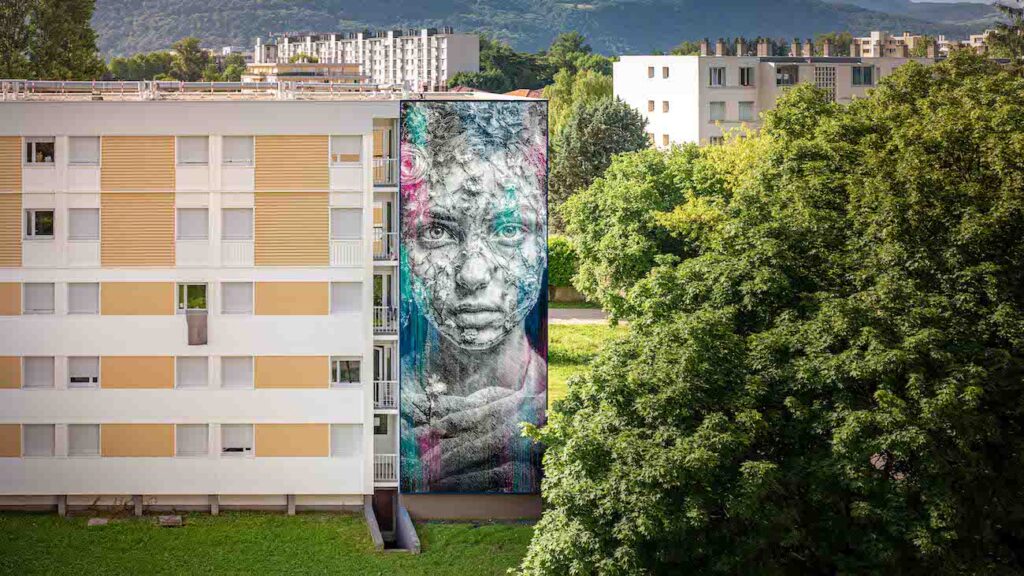 46-Foot-Tall Mural Beautifully Expresses a Balance Between Strength ...