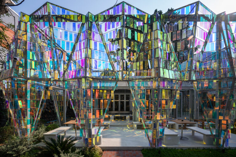 This Iridescent Café in Thailand Shimmers Just Like a Gem Stone