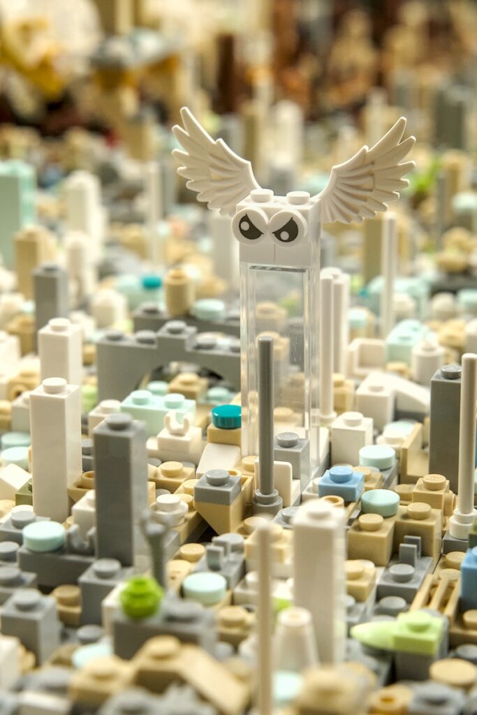 Artist Recreates Iconic Artworks With LEGO Pieces That Mimic Digital ...