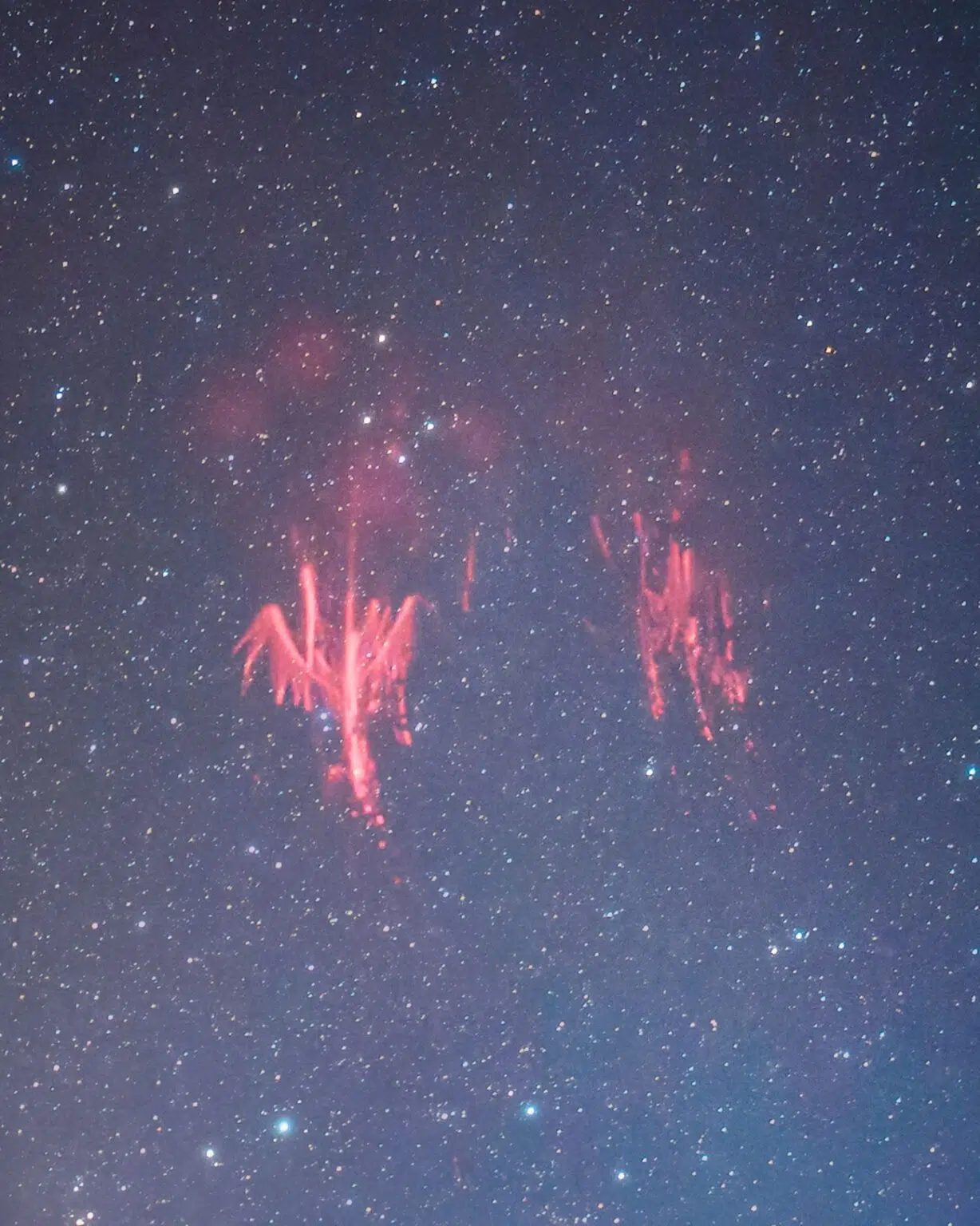 Rare Red Sprites, Milky Way, and Southern Liguts All Captured in One ...